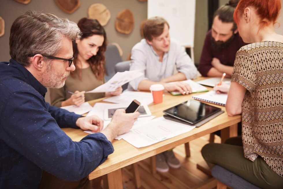 Règlement intérieur CSE : que dit le Code du travail en 2025